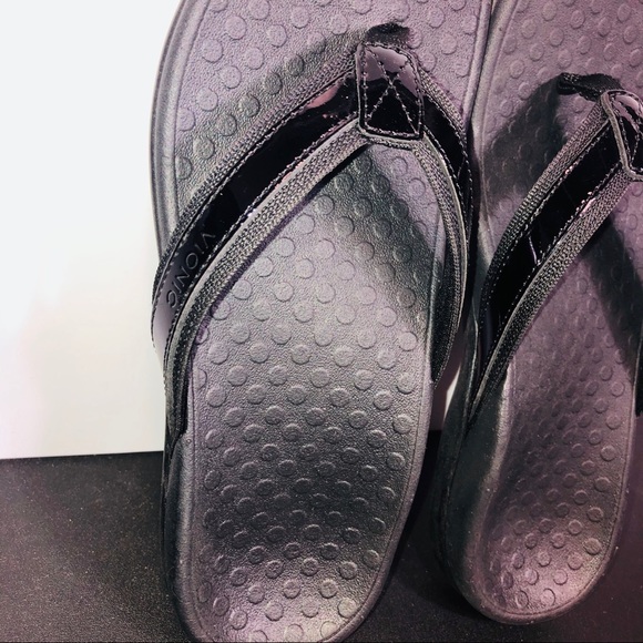 Vionic | Shoes | Gently Used Vionic Orthopedic Toepost Sandals | Poshmark